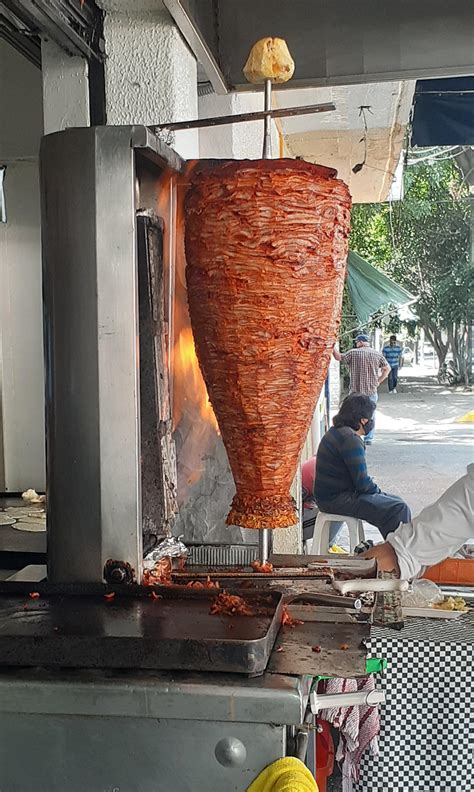 Trompo De Pastor De Aquí Nacen Los Tacos De Pastor The Pastor´s