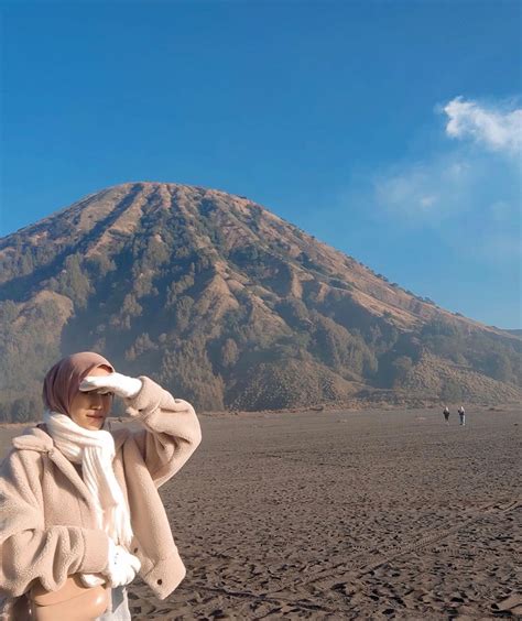 Travel To Bromo In Hijab Ootd Bromo Bromo Outfit Hijab Gunung