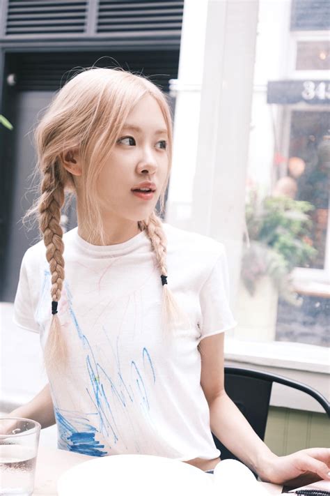230820 RosÉ Threads Update Kpopping