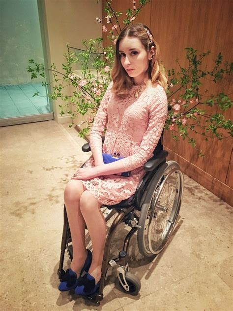 Pin By Cait Ruth Lawrence On Wheelchair Fashion Wheelchair Fashion Wheelchair Women Gorgeous
