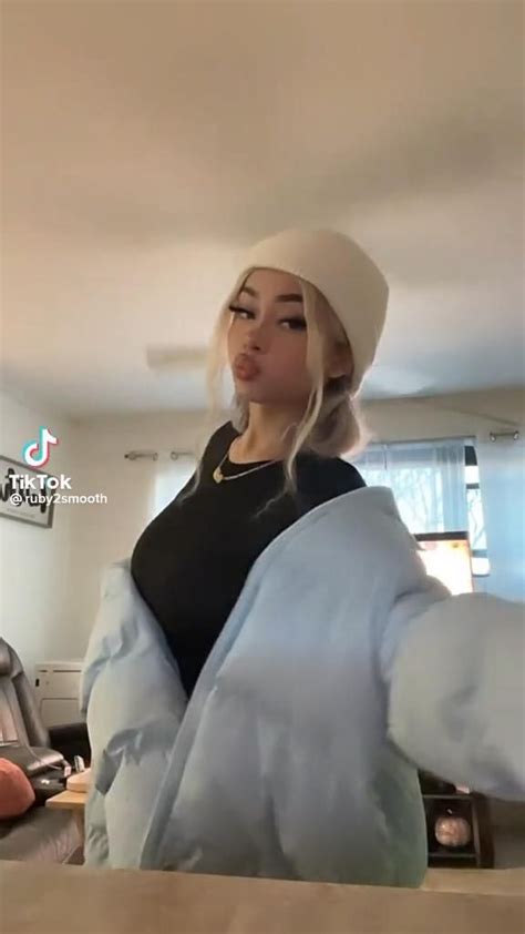 Pin By Lanie On Rubyy Video Pretty People Cute Girls Style