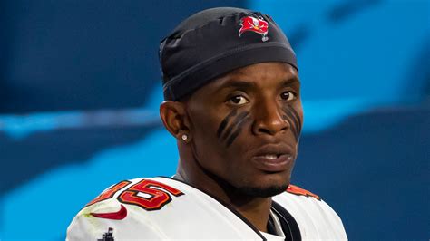 Nfls Jaydon Mickens Hit With 2 Gun Charges Stemming From March Arrest