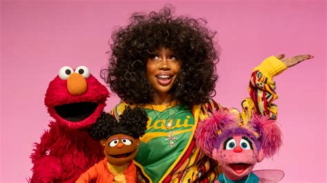 Sza Teaches Elmo About Kindness Gratitude On Sesame Street