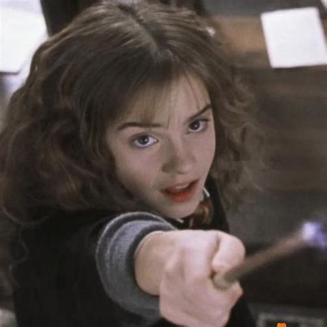 赫敏头像高清图片动漫可爱 赫敏头像高清图片壁纸 配图网