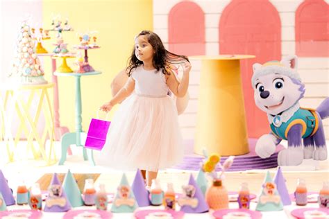 කවුරුත් ආදරය කරන චූටි ආරාධනා දෝණිගේ උපන්දින සාදය දවසේ ගත්ත ඒ ලස්සන ඡායාරූප පෙළ මෙන්න Photos