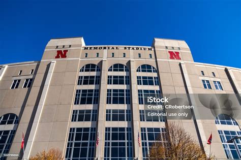 메모리얼 스타디움은 네브래스카 주 링컨에 있는 네브래스카 대학교링컨 캠퍼스에 위치한 축구 경기장입니다 0명에 대한 스톡 사진 및 기타 이미지 Istock