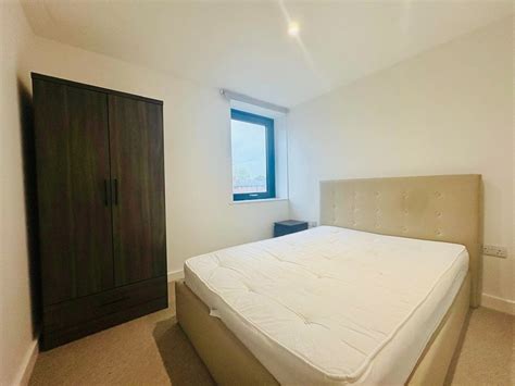 Manchester 1 Bed Flat Spinners Way M15 To Rent Now For £950 00 P M