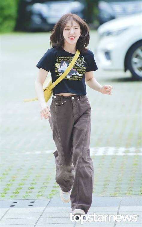 လူငယ်ကောင်မလေးတွေ လိုက်လွယ်နိုင်ဖို့ Wendy လွယ်လေ့ရှိတဲ့ ချစ်စရာ အိတ်ပုံစံများ