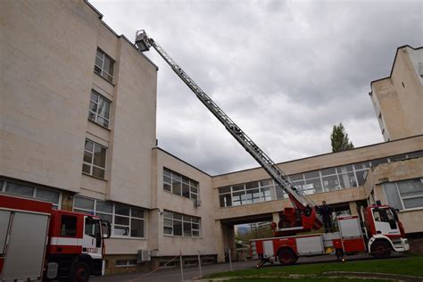 УНСС Планова учебна евакуация в новия корпус на УНСС