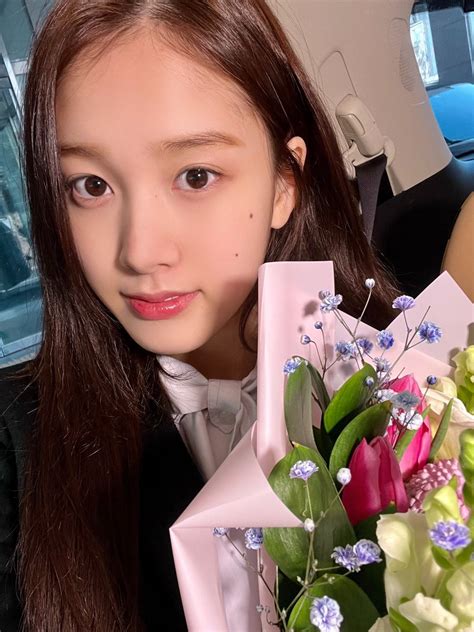 STAYC 스테이씨 on Twitter STAYC 사랑스런 막둥이 짱재이 졸업 축하해 뻔뻔해 넌 마치 Like