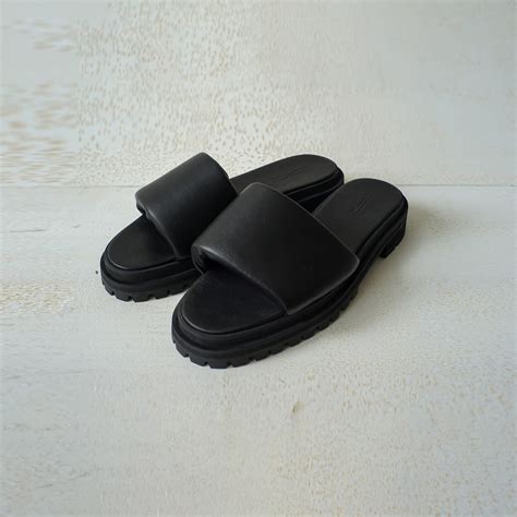 John Mason Smith Vibram Sole Leather Silde Black Effortless