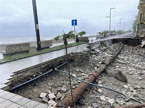 ქობულეთში შტორმმა სანაპირო ზოლი დააზიანა Adjara Tv