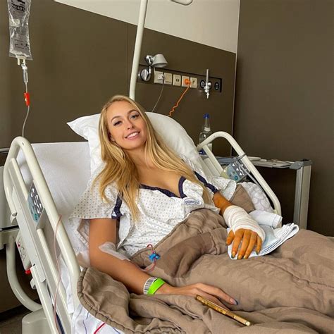 Quién Es Fanny Stollár La Tenista Húngara Que Conquista En Instagram