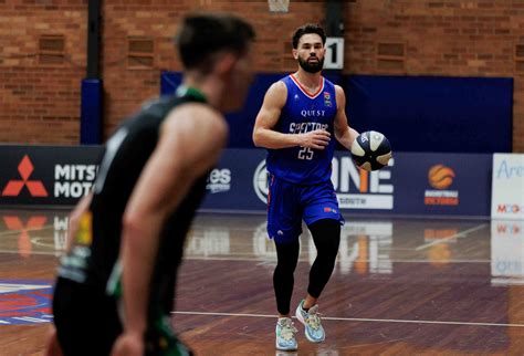 Carius Cashes In For Spectres Against Knox Basketball Rookie Me Central