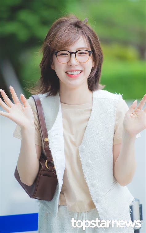 [hd포토] 레드벨벳 Red Velvet 웬디 와니를 보면 틀림없이 행복해집니다 웬디의 영스트리트 출근길 네이트 연예