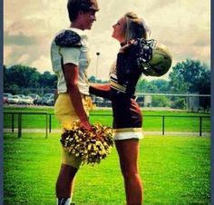 80 Love Football Players Cheerleaders Ideas Football Couples Football Players Cute Couple