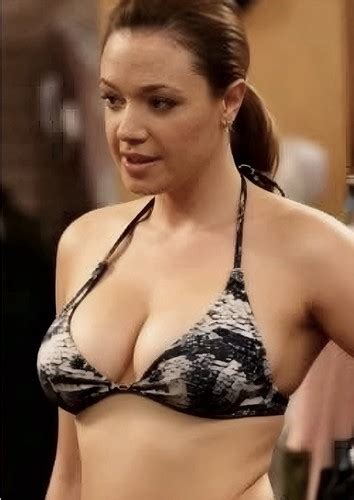‘leah Remini Busty Actress Sexy Celebrity “king Of Queens” 5x7