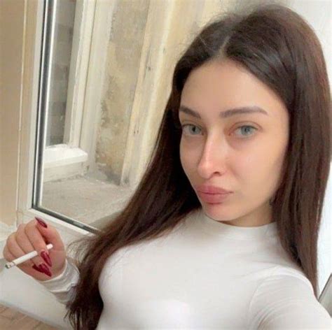 فَأَمَّا ٱلۡیَتِیمَ فَلَا تَقۡهَرۡ ۝٩ وَأَمَّا ٱلسَّاۤىِٕلَ فَلَا