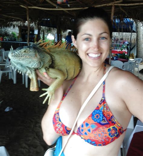 BIG TIT NEIGHBOR MILF EXPOSED Photo 44 99 X3vid