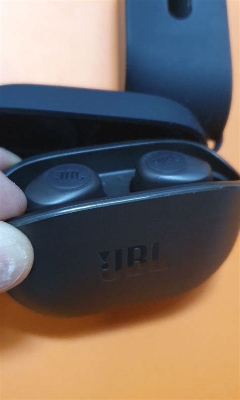 Jbl Wave Tws Audio Earphones On Carousell