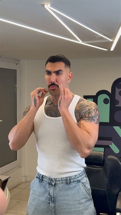 ‎سپهر‌قاسم‌زاده‎ ‎مادرم روزت مبارک ️ ️🧿🧿🙏🏻🙏🏻👌‎ Instagram