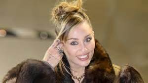 Side By Side Photos Of Miley Cyrus And Her Mom Tish Will Have You Seeing