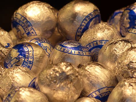 무료 이미지 식품 황금의 생기게 하다 광택 초콜릿 닫다 크리스마스 장식 기념품 포장 된 단맛 매크로 사진 Mitbringsel 모 자르 켈겐 소금