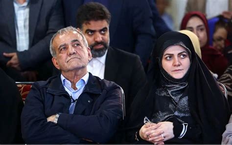 ببینید حضور دختر رئیس جمهور در کنار پدرش در مراسم تجلیل از مقام زن