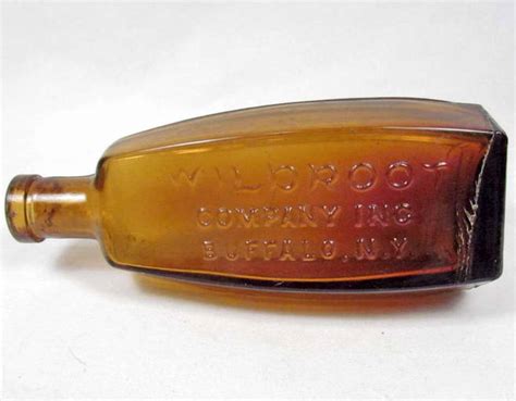1448 Vintage Brown Glass Bottle Wildroot Compa