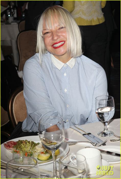 Sia Has Shown Her Face Many Many Times Without A Wig Photo 3877812