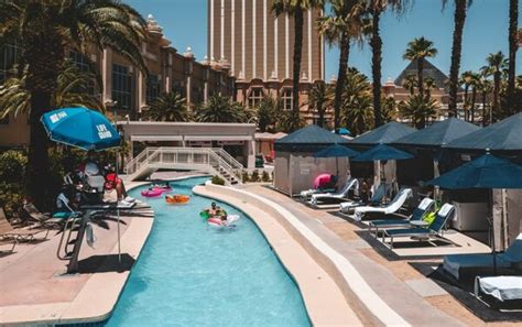 Mandalay Bay Pool Parties And Hours In 2023