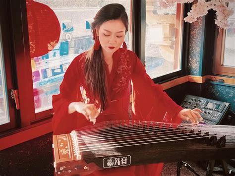 Professional Guzheng Performance Hire Chinese Musicians 英国专业古筝演出 全球古筝商演 Guzheng World