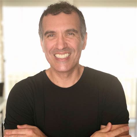 Roberto Ornelas Medium