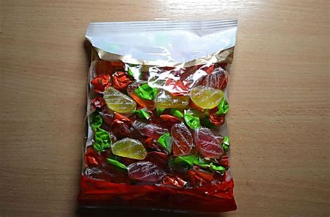 В аннексированном Крыму продаются конфеты «Рошен без опознавательных знаков