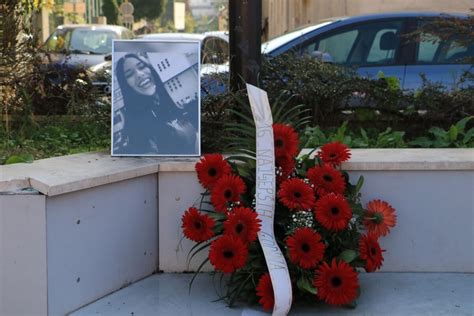 Suze I Posljednji Oproštaj Od 16 Godišnje Džejle Drapić Crna Hronika