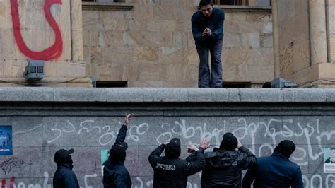 სასამართლომ რუსული კანონის წინააღმდეგ გამართულ აქციაზე დაკავებული არასრულწლოვანი უდანაშაულოდ ცნო