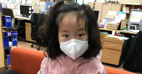 경북 7세 어린이 돼지 저금통 들고 코로나19 성금 기탁 훈훈한 감동