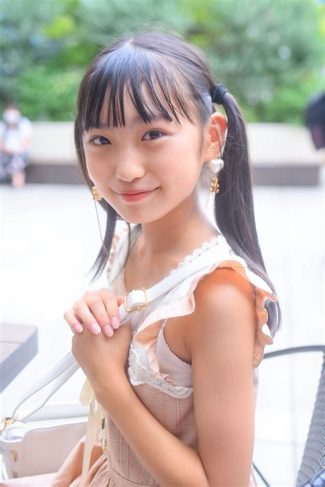 Girls In Love Twitter Quick