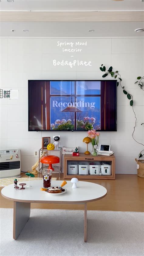 봄 맞이 인테리어 어렵지 않아요😉 Diy 점착형 벽패널 보닥플레이트 로 손쉽게 깔끔한 화이트 거실 인테리어 성공 💡제품 정보 보닥플레이트 Ts01b 크림화이트