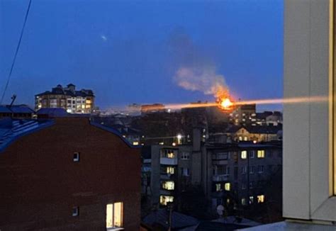 Біля вокзалу в Івано Франківську стався теракт є загиблий та важкі постраждалі горить будинок