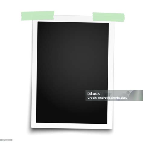 현실적인 사진 프레임 직선 가장자리 녹색 접착제 테이프의 두 가지로 흰 벽에 수직으로 배치 벡터 템플릿 사진 디자인입니다 0명에