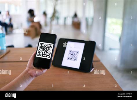 qr code payment online shopping cashless technology concept⛔️