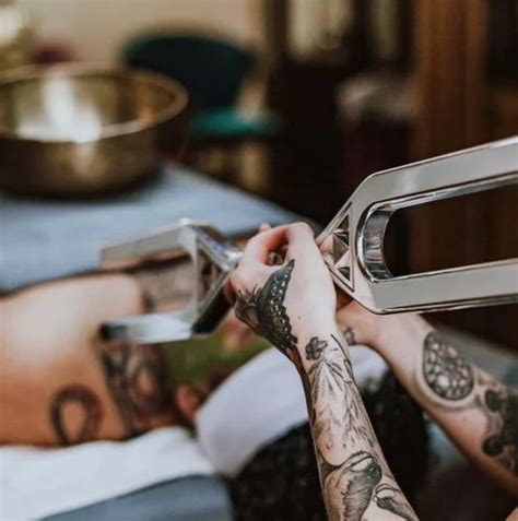 528 Hz Giant Tuning Fork With Dna Key For Hospital At ₹ 48000 Set In Ambala