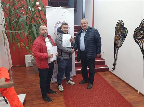 Врачени сертификатите од шестиот дел од обуката за Cnc програмери и оператори Меѓународен