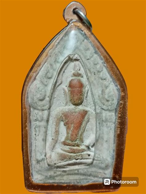 พระขุนแผนหลวงพ่อกวยเนื้อดินว่านสบู่เลือดเลี่ยมเก่าสองหน้า Ennxo