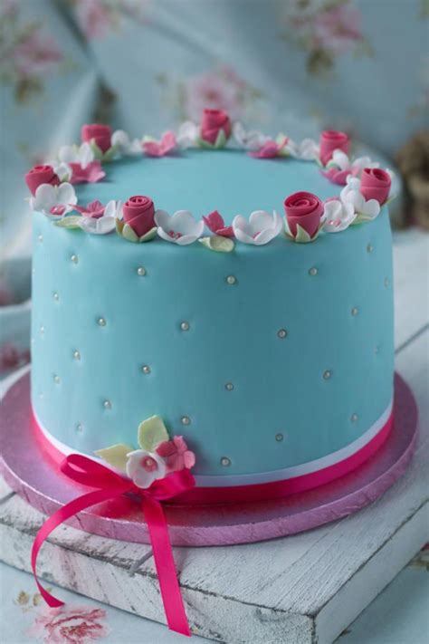 Blue Vintage Flower Cake