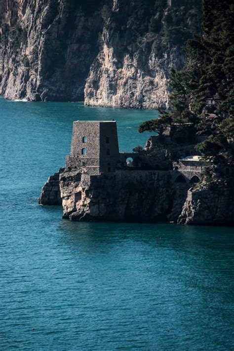 Заставка на рабочий стол башня архитектура скала океан