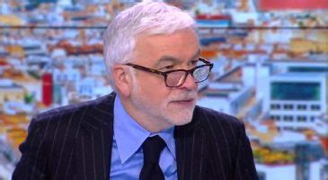 Nagui En Vacances Avec Sa Famille Une Photo De Lanimateur Torse Nu