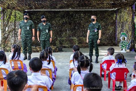 🪖 การแนะนำอาชีพทหาร และแสดงอาวุธปืน ให้กับเด็กนักเรียน รรอนุบาลอัมพร