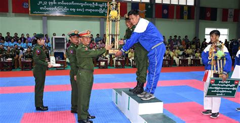 တပ်မတော်ကာကွယ်ရေးဦးစီးချုပ်ဒိုင်း ၊ တပ်မတော် ကြည်း၊ရေ၊ လေ ကရာတေးပြိုင်ပွဲ ဗိုလ်လုပွဲနှင့်ဆုပေးပ